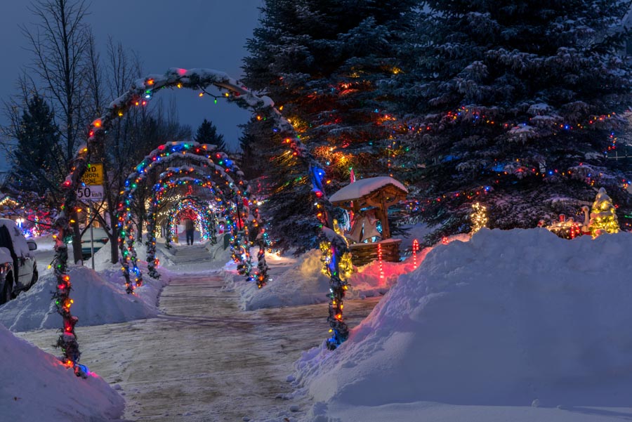 Elliot Place lights up | T8N