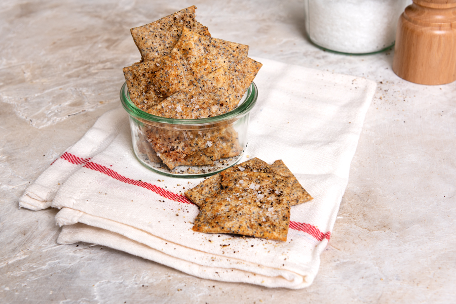 Rye, Poppy Seed & Parmesan Rustic Crackers | T8N